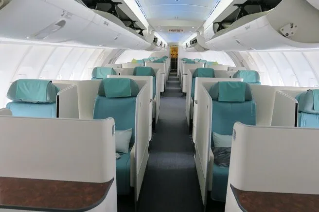 boeing 747 inside seating