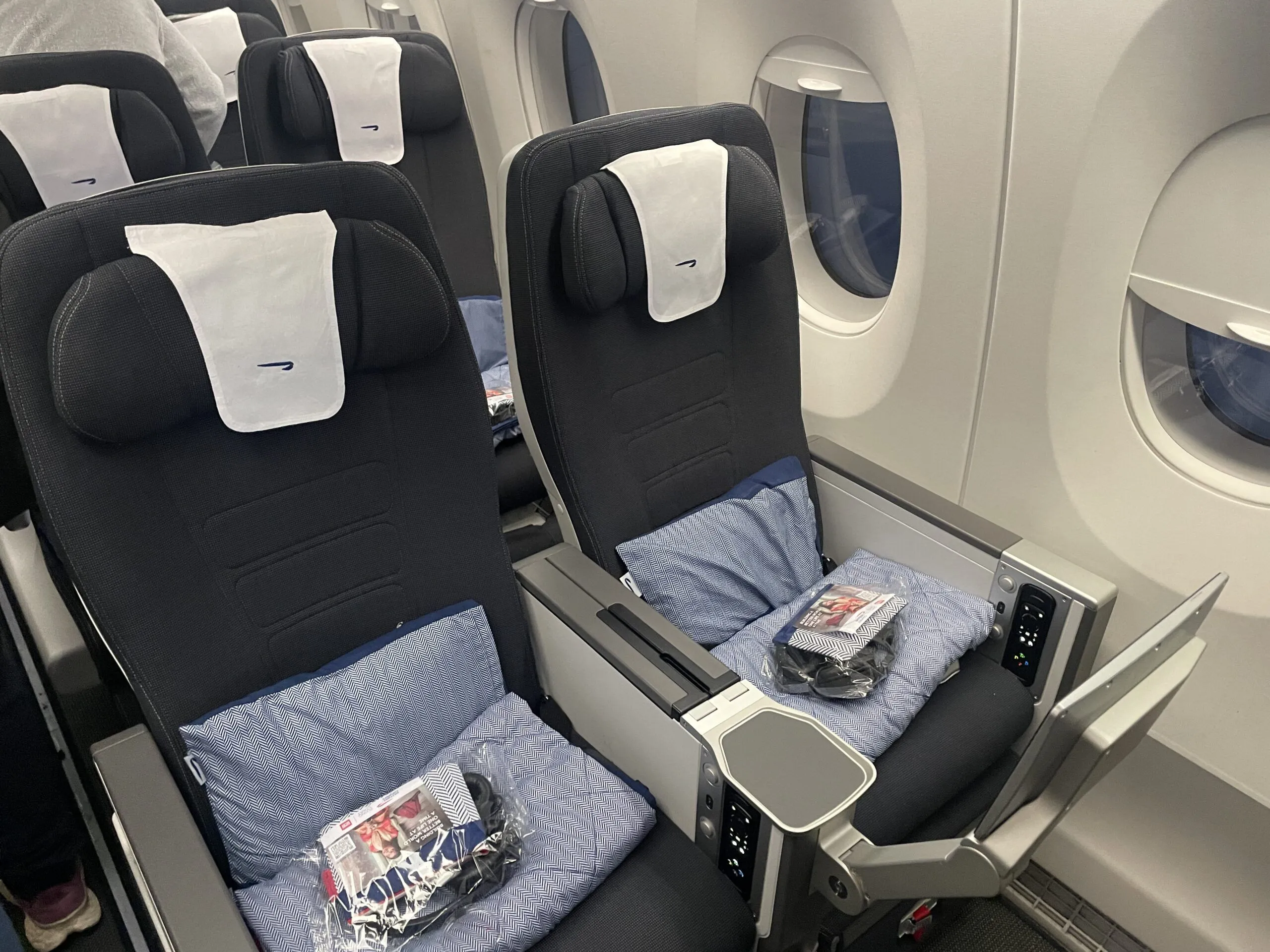 Review: British Airways Airbus A350-1000 Economy Class (YYZ-LHR) - The ...