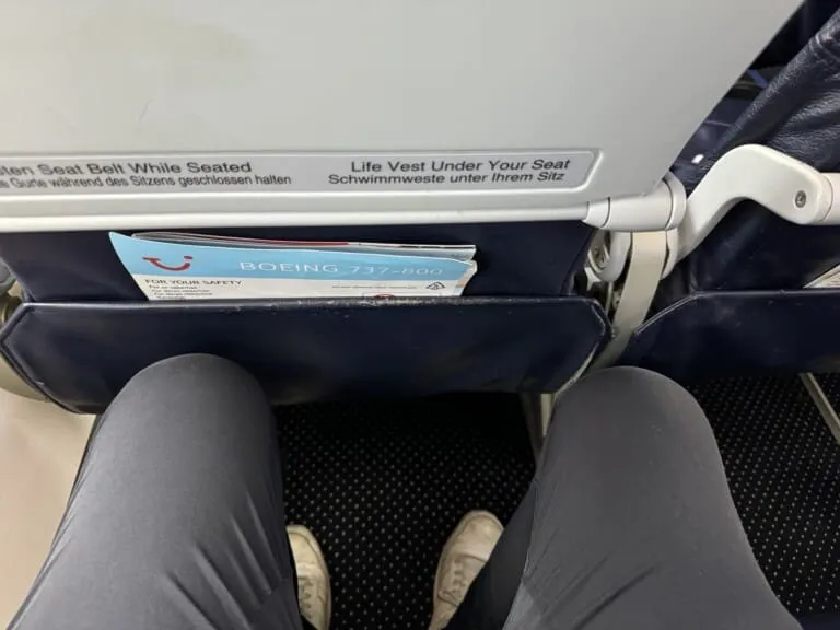 Review: TUI Airways 737 (LGW-REU) - The Alviator