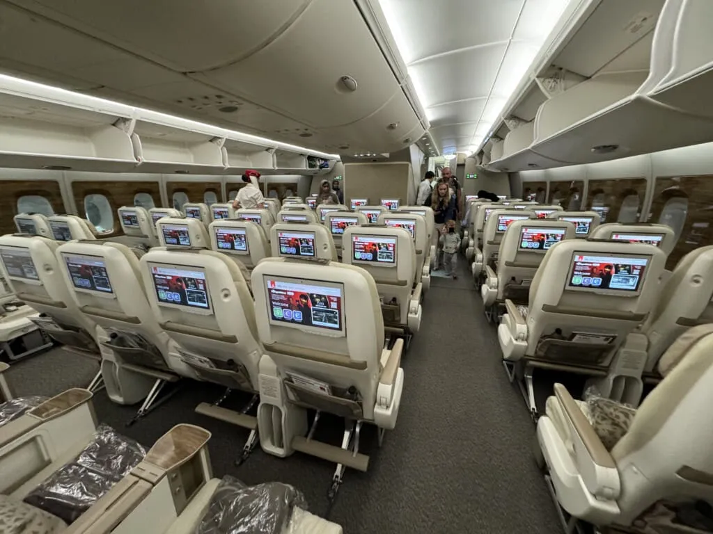 what is the legroom on emirates economy