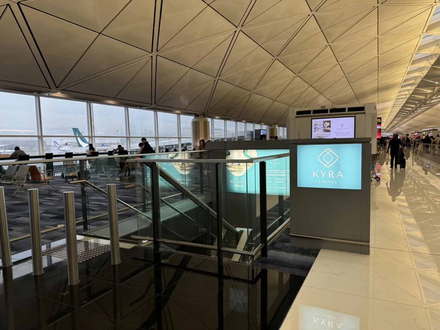 Review: Kyra Lounge, Hong Kong (HKG) - The Alviator