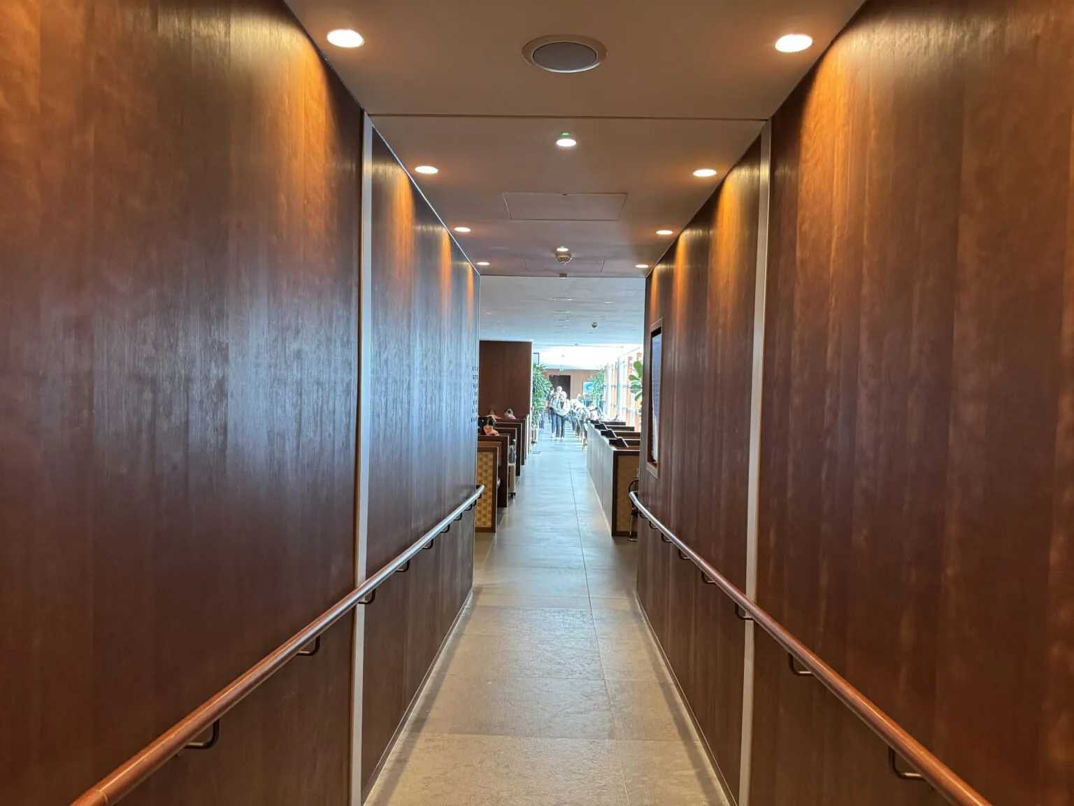 Review: Cathay Pacific Business Class Lounge, London Heathrow (LHR ...