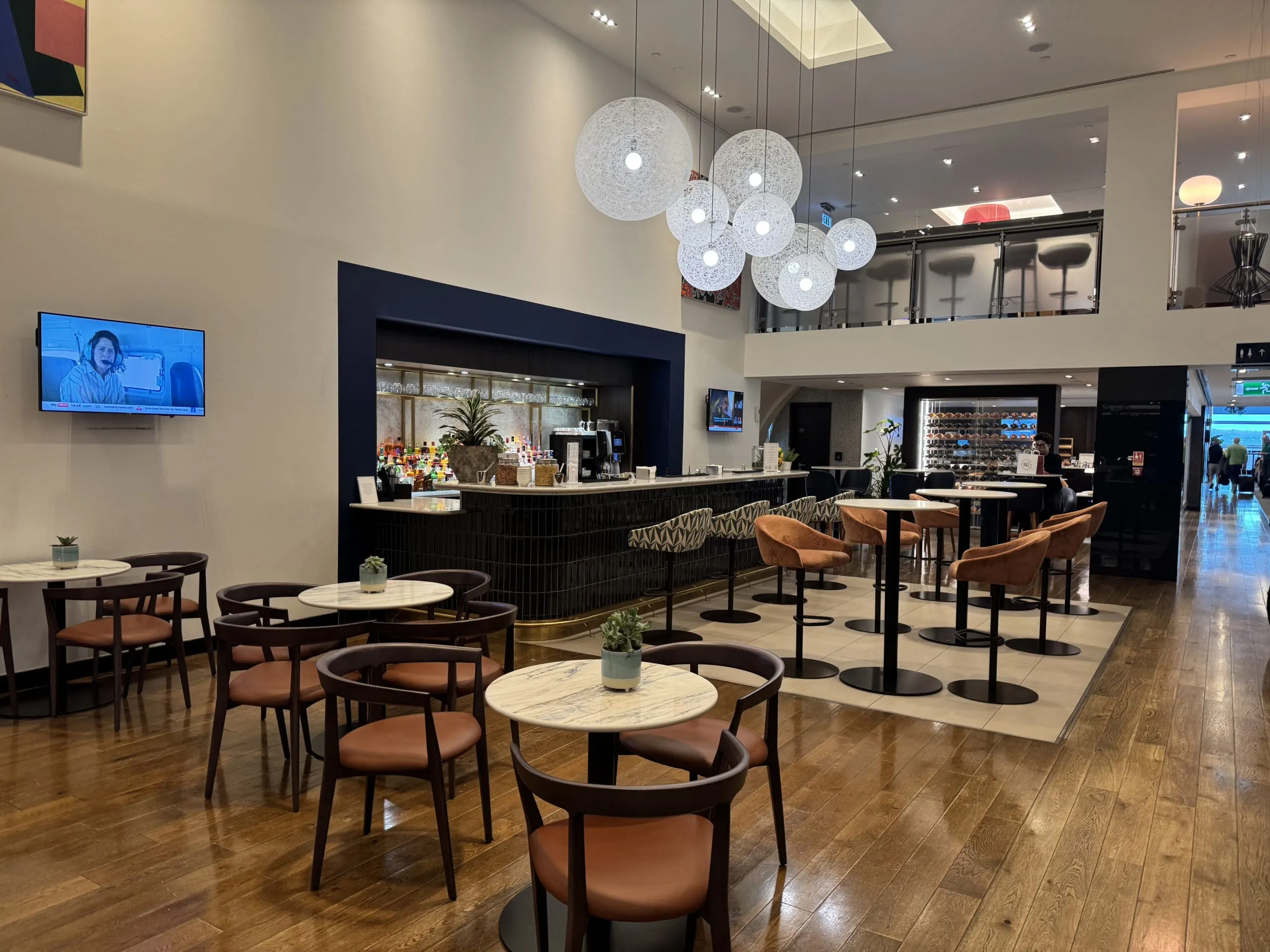 British Airways' Gatwick Lounge: A Very Pleasant Surprise - The Alviator