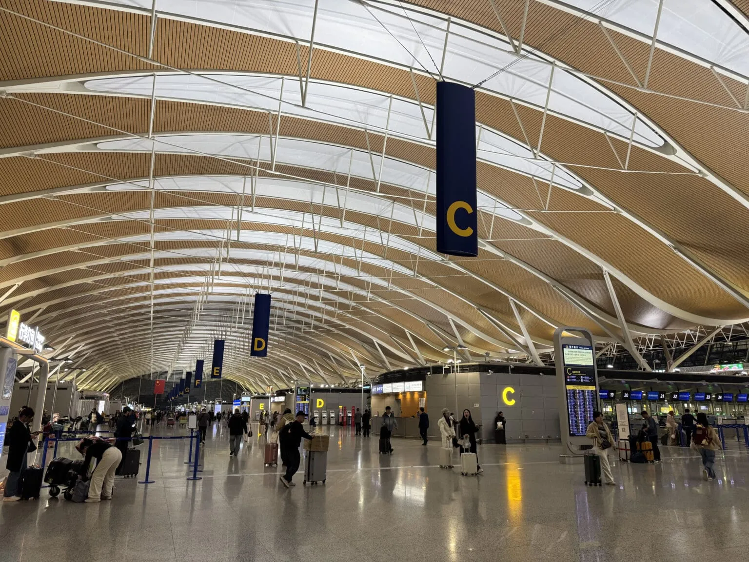 Prebook Security at Luton Airport: My Experience - The Alviator