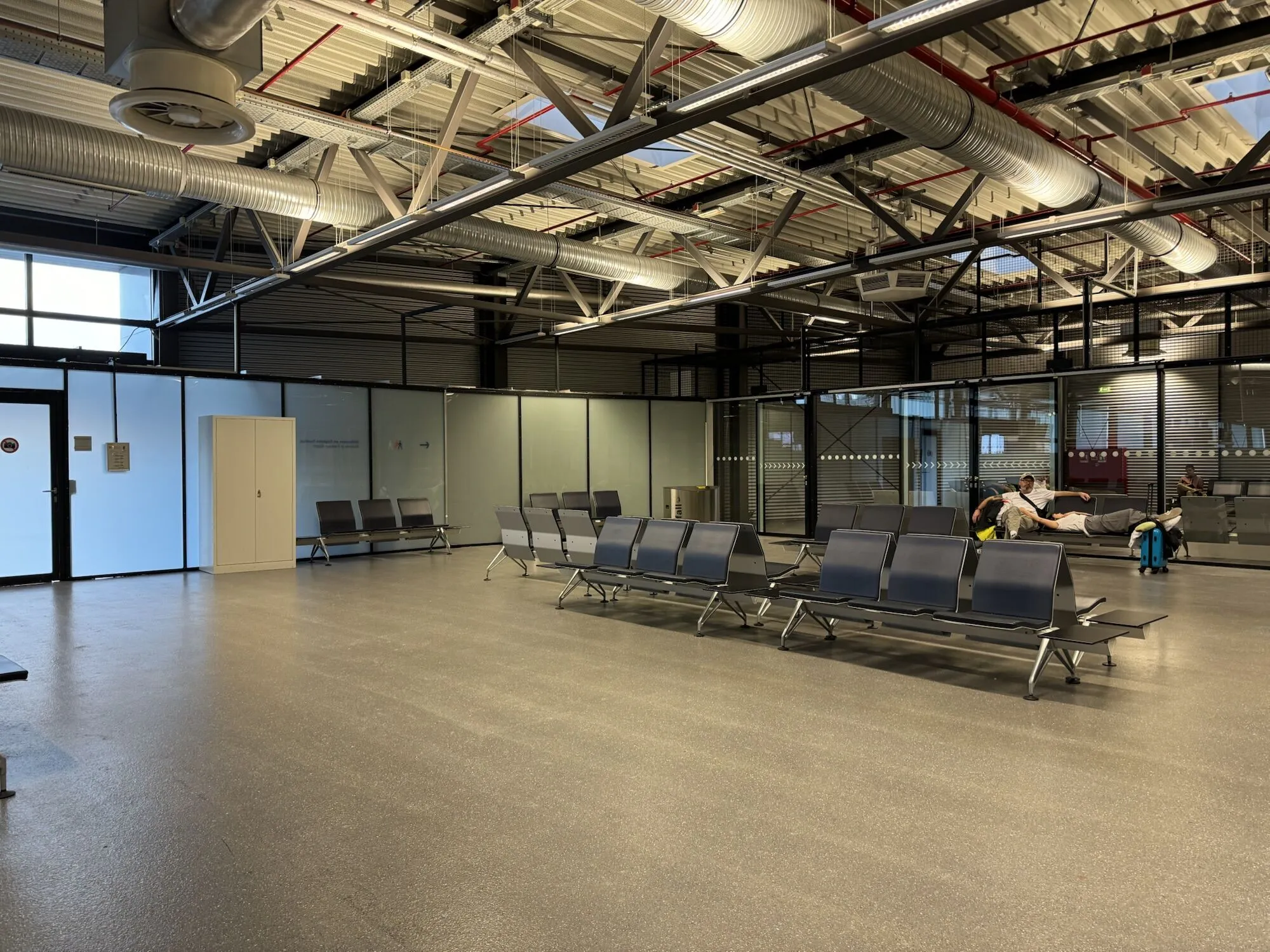 Frankfurt Airport's New Terminal 3 Lounges: Emirates, SkyTeam, Priority ...