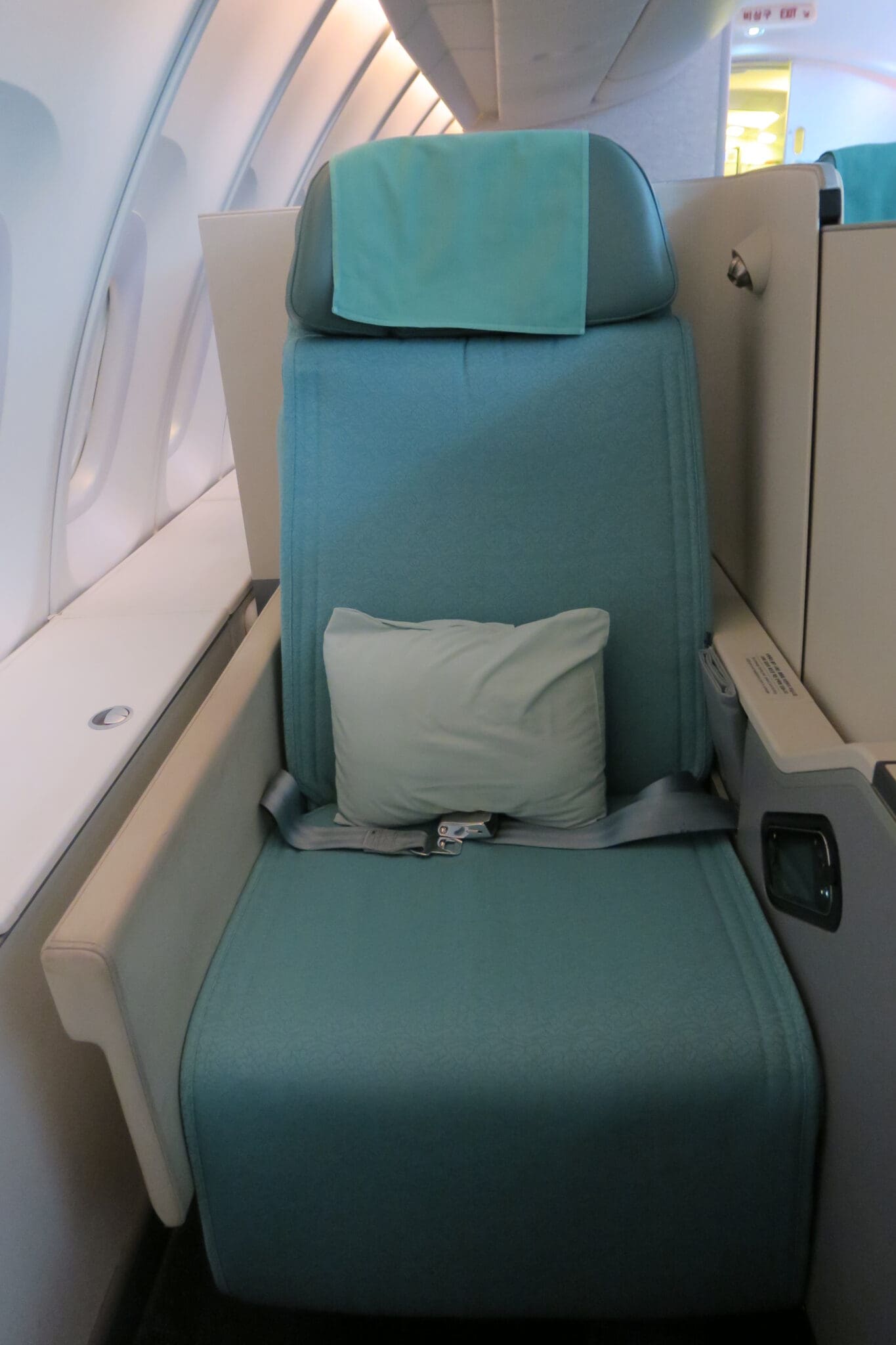 What Is Korean Air's 747-8 Business Class Like? - The Alviator
