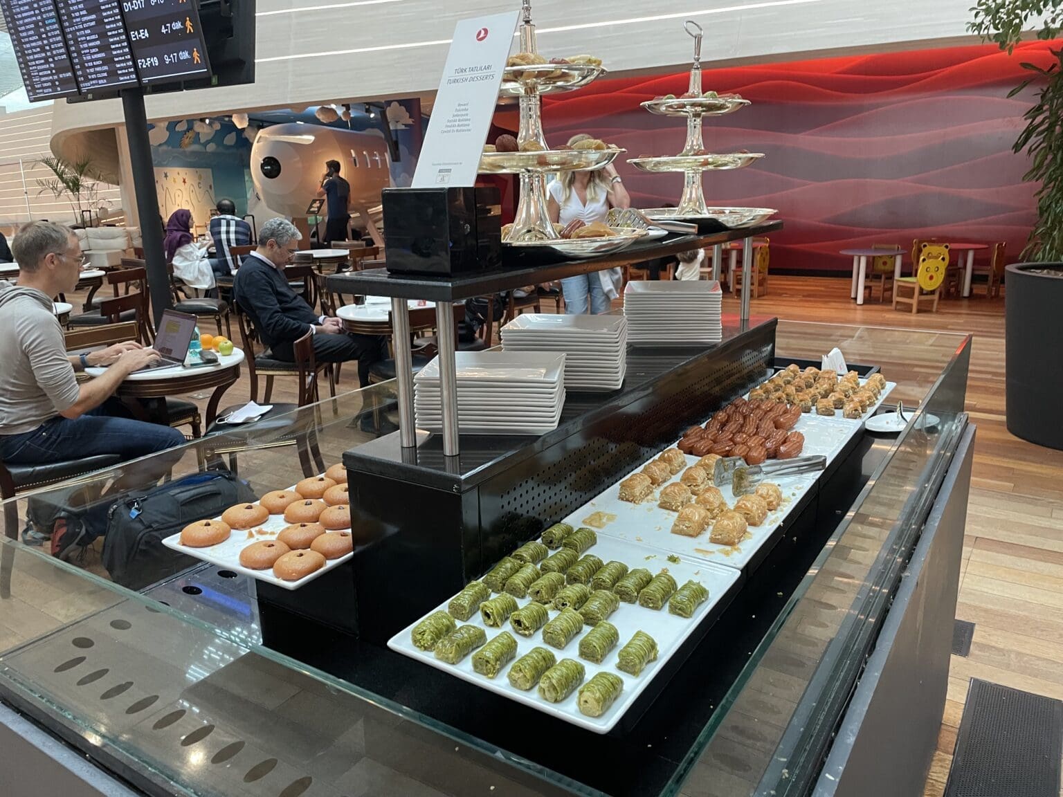 Review: Turkish Airlines Business Lounge, Istanbul Airport (IST) - The ...