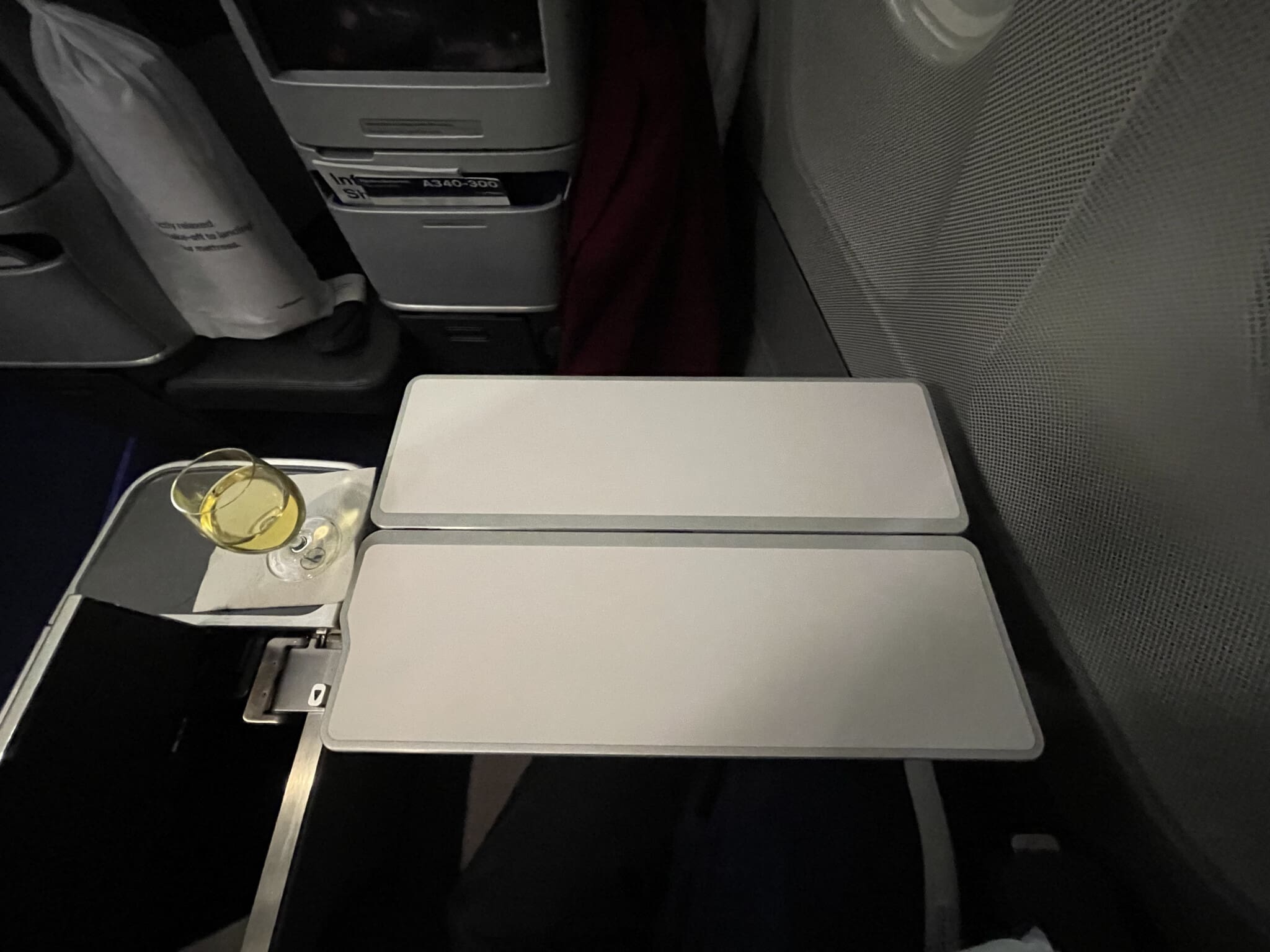 Review: Lufthansa A340 Business Class (HKG-FRA) - The Alviator