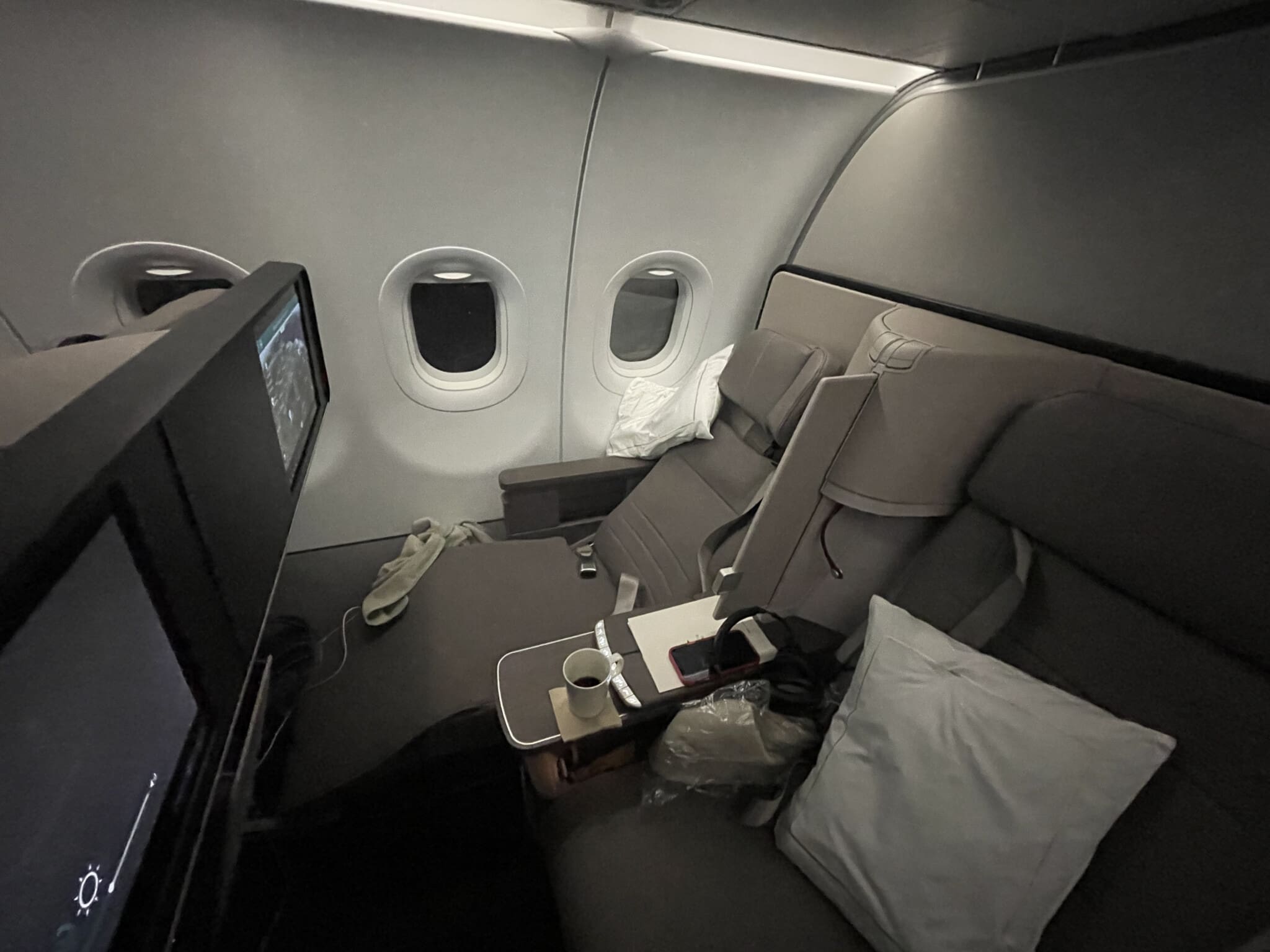Review: Cathay Pacific A321neo Business Class (HAN-HKG) - The Alviator