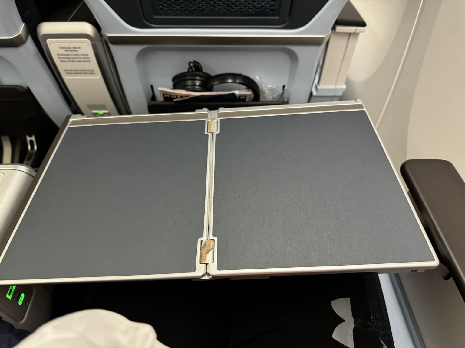 Review: KLM 787 Premium Comfort Class (AMS-KUL) - The Alviator