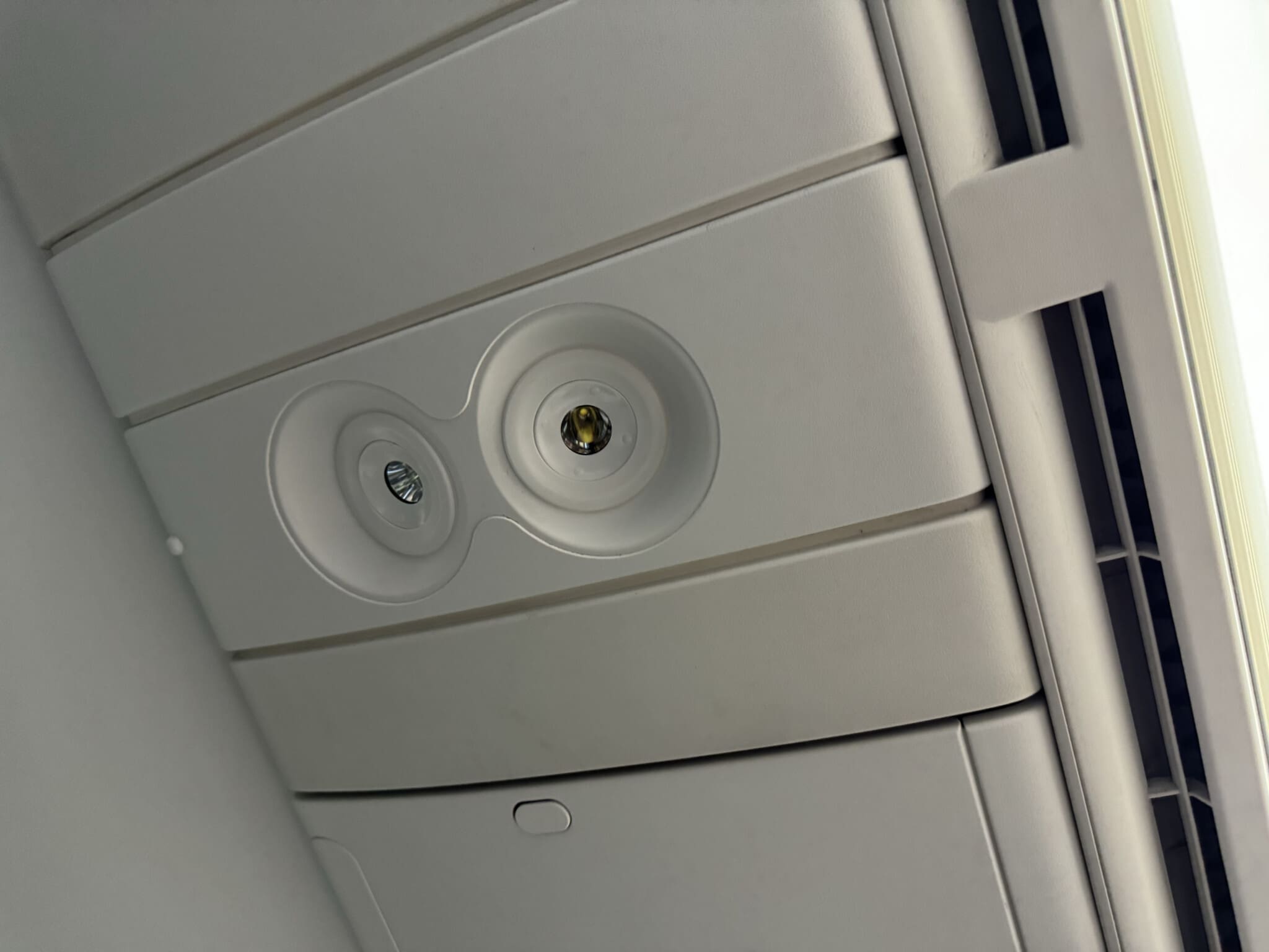 Review: KLM 787 Premium Comfort Class (AMS-KUL) - The Alviator