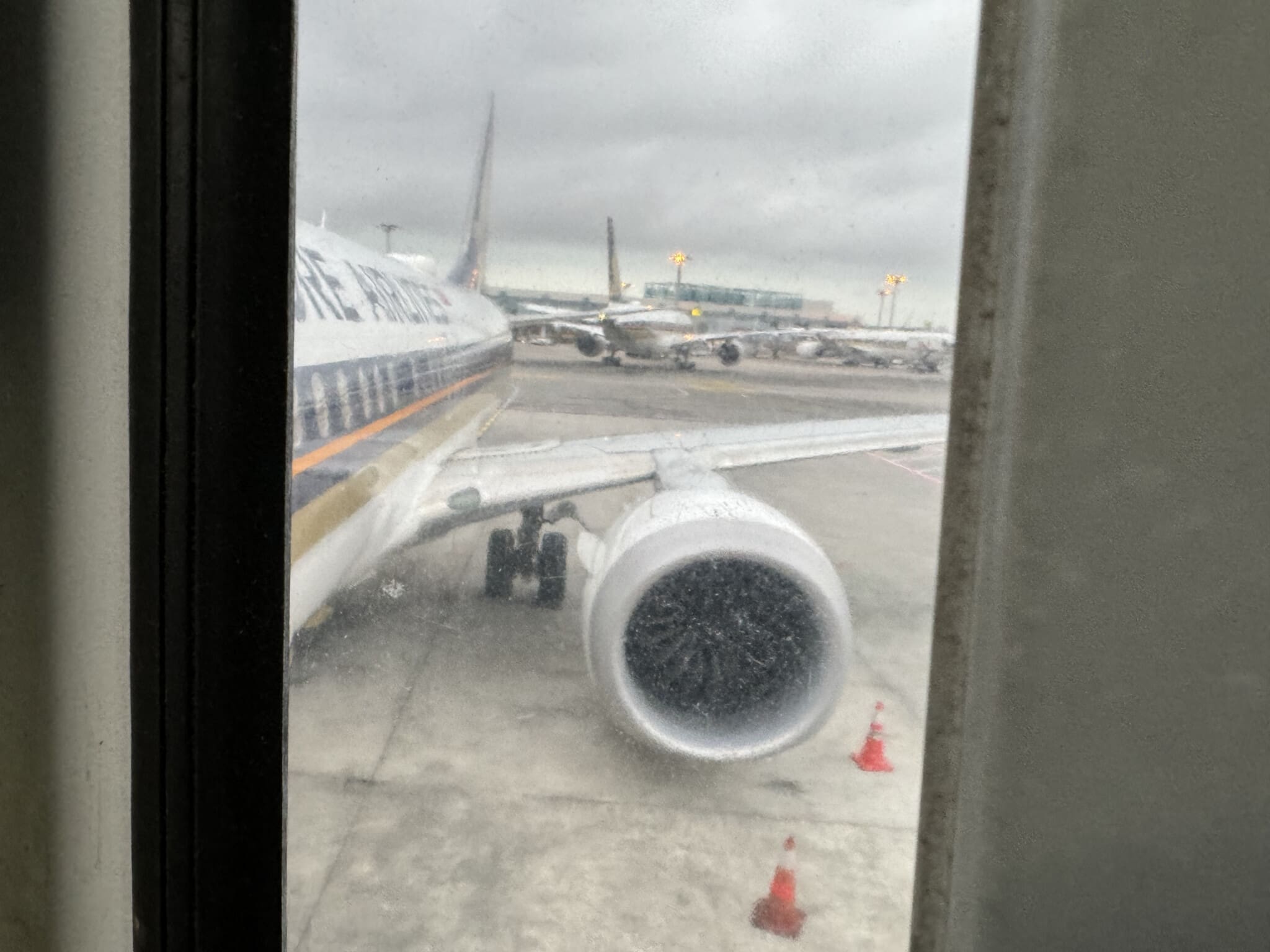 Review: Singapore Airlines 737 MAX Business Class (SIN-HKT) - The Alviator