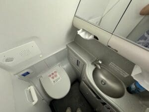 Review: TUI Airways 737 (LGW-REU) - The Alviator