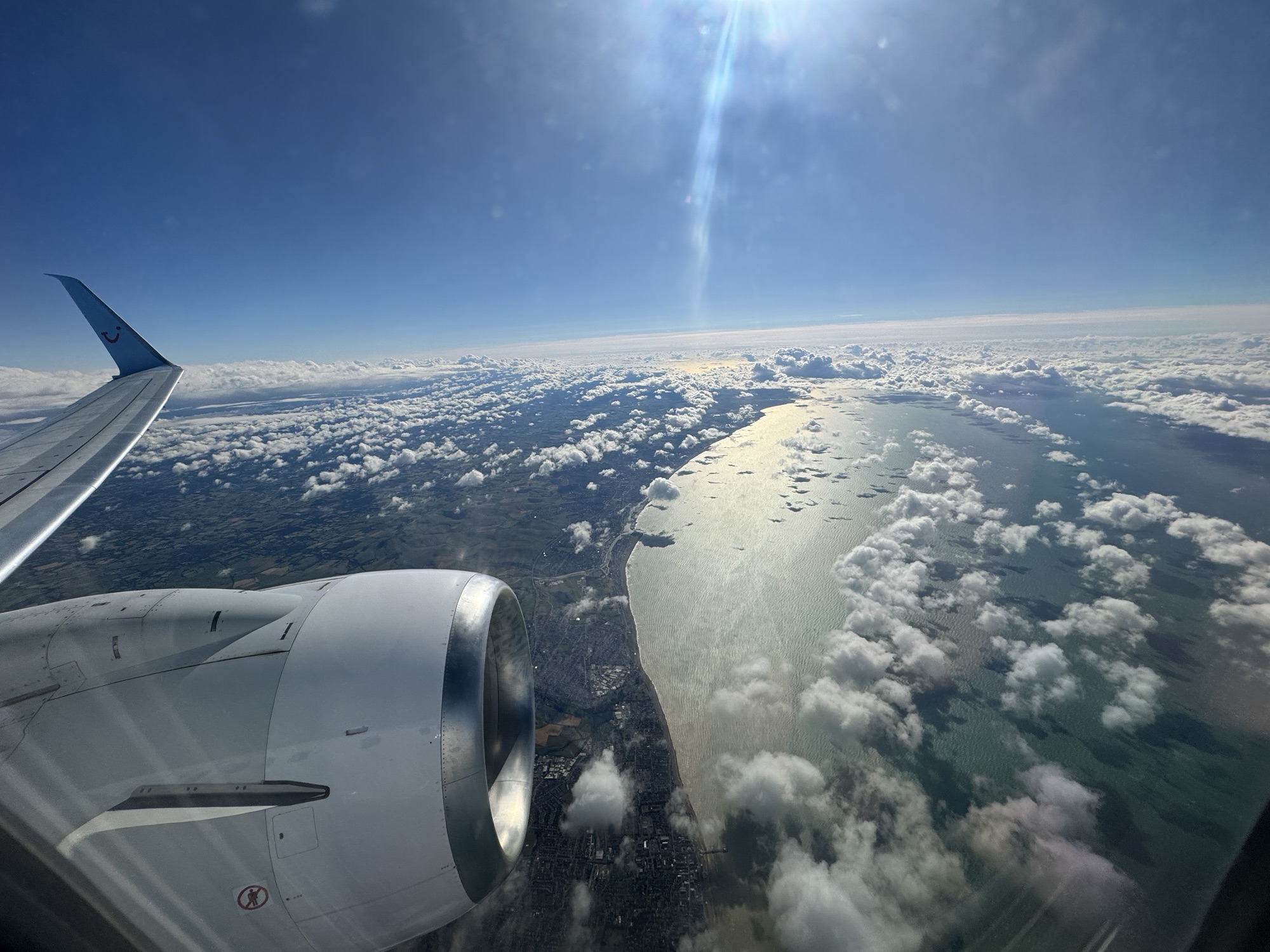 Review: TUI Airways 737 (LGW-REU) - The Alviator