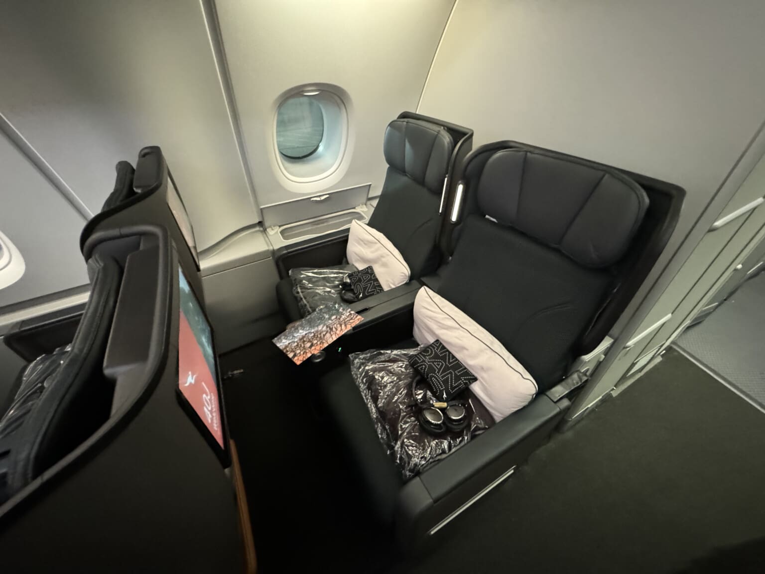 Review: Qantas A380 Premium Economy (SIN-LHR) - The Alviator
