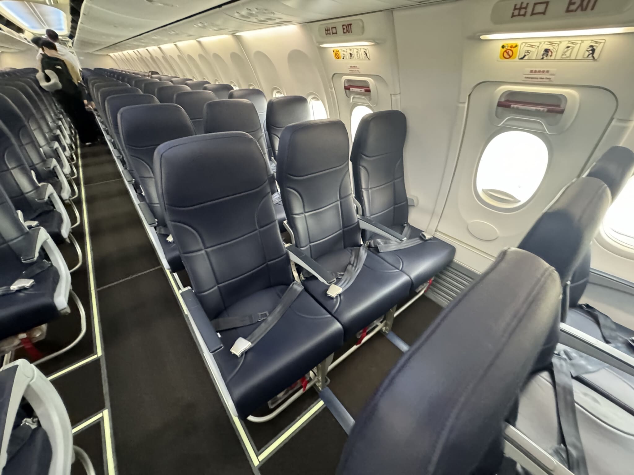 Review: Greater Bay Airlines 737 (HKG-BKK) - The Alviator