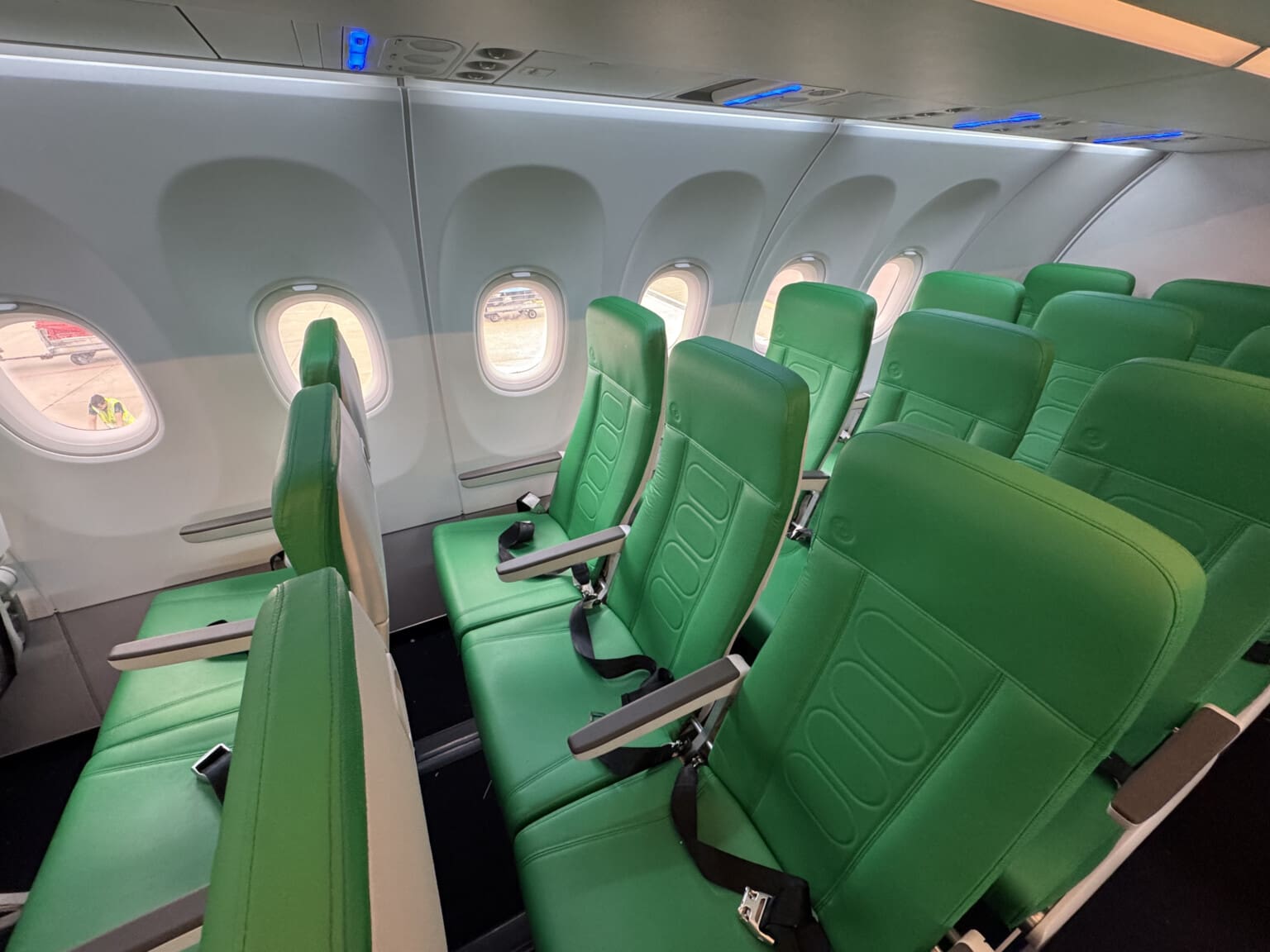 Review: Transavia A320neo (AMS-ORY) - The Alviator