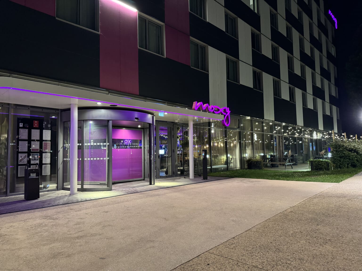 Review: Moxy Paris Charles de Gaulle Airport (Paris, France) - The Alviator